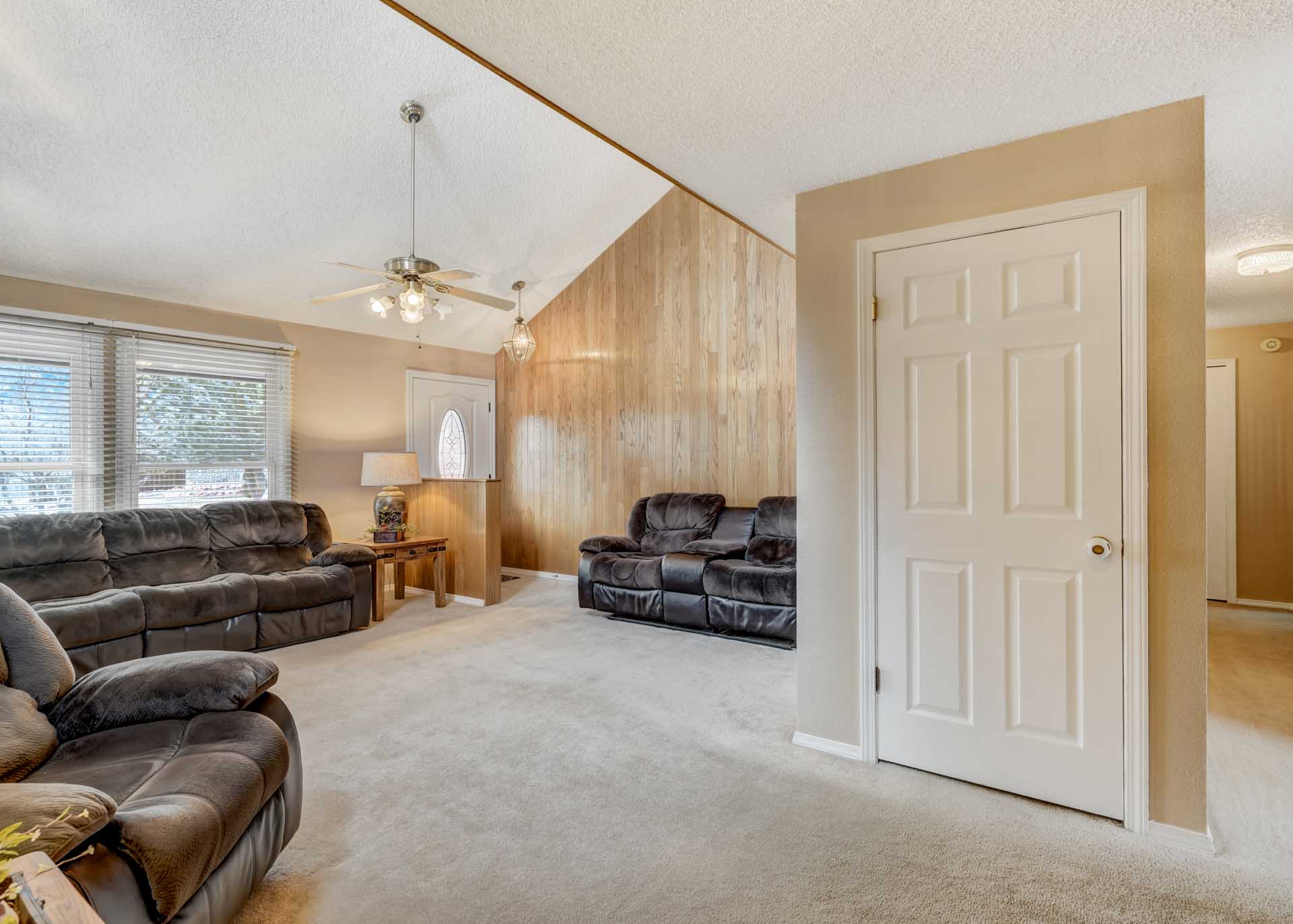 3645 Trailspur Pl presented by Ali Applegate – FēD