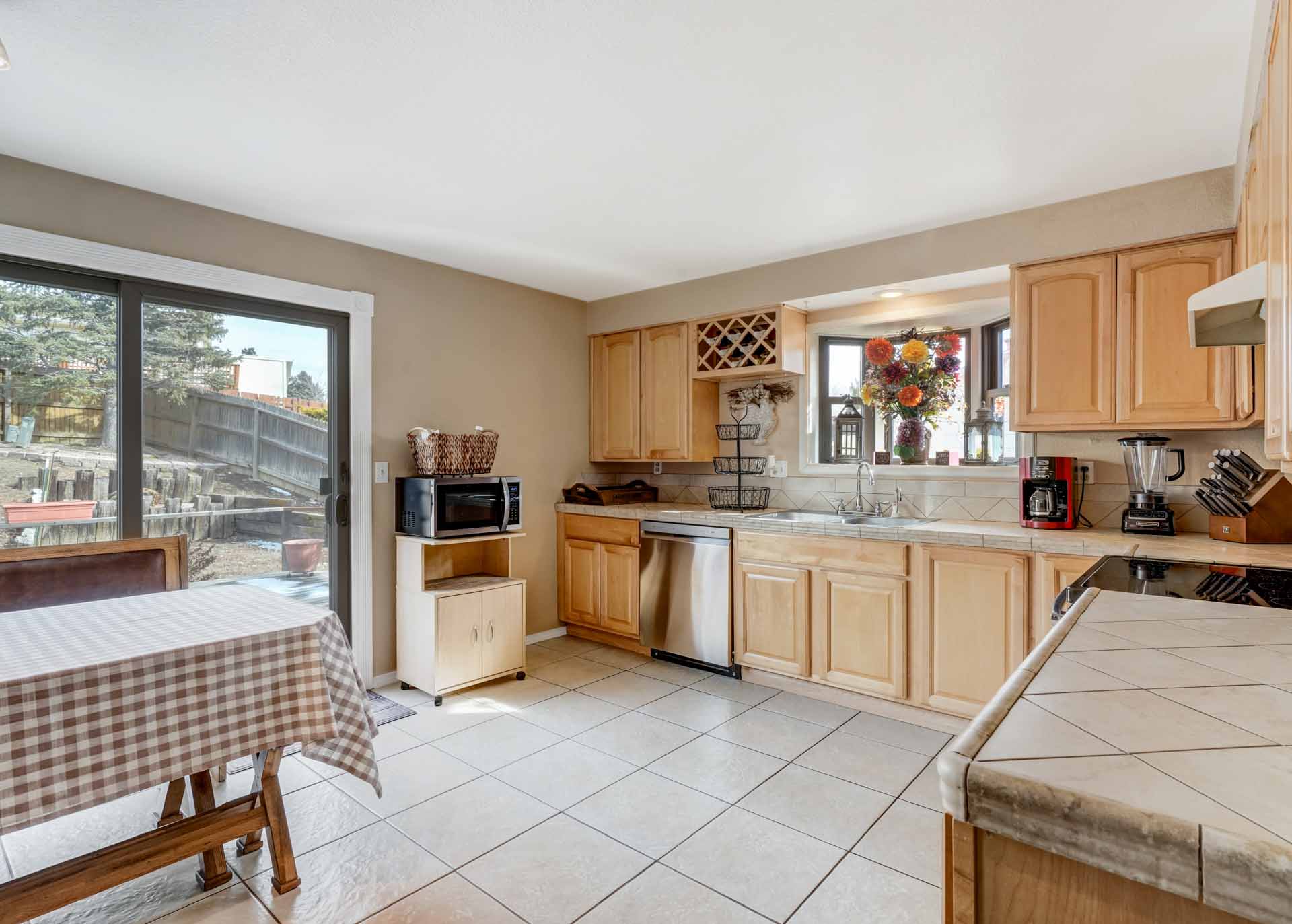 3645 Trailspur Pl presented by Ali Applegate – FēD