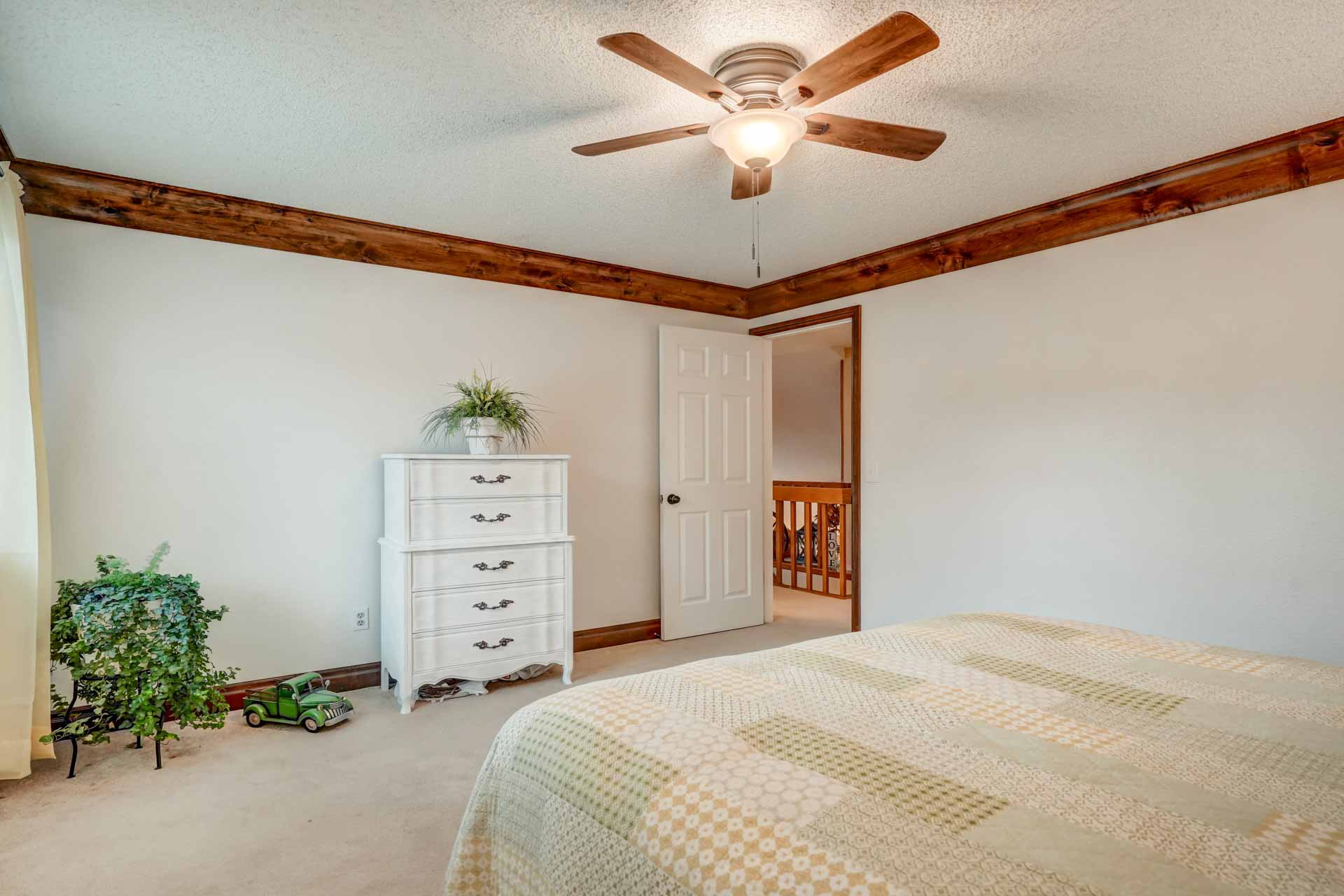 3645 Trailspur Pl presented by Ali Applegate – FēD