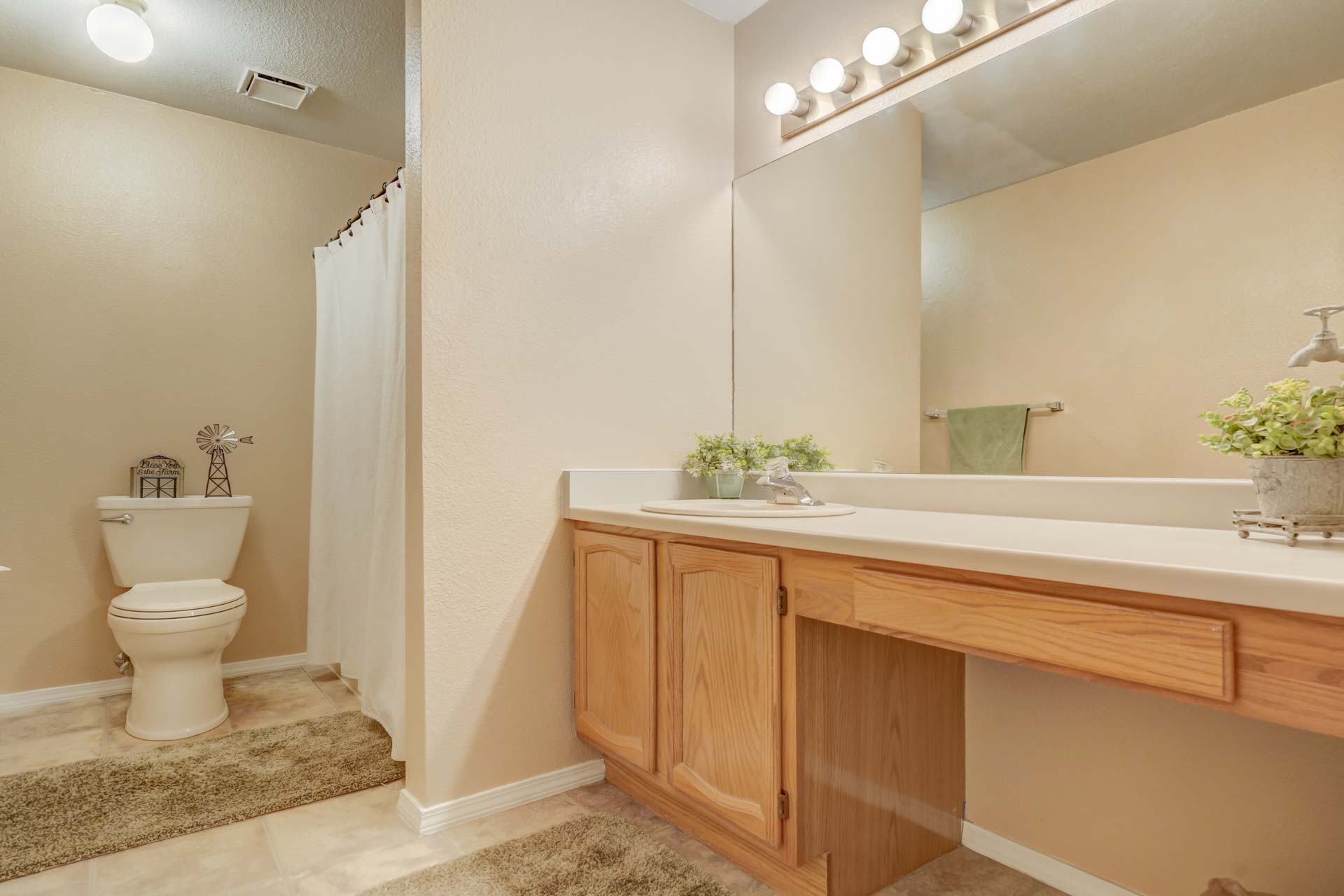 3645 Trailspur Pl presented by Ali Applegate – FēD