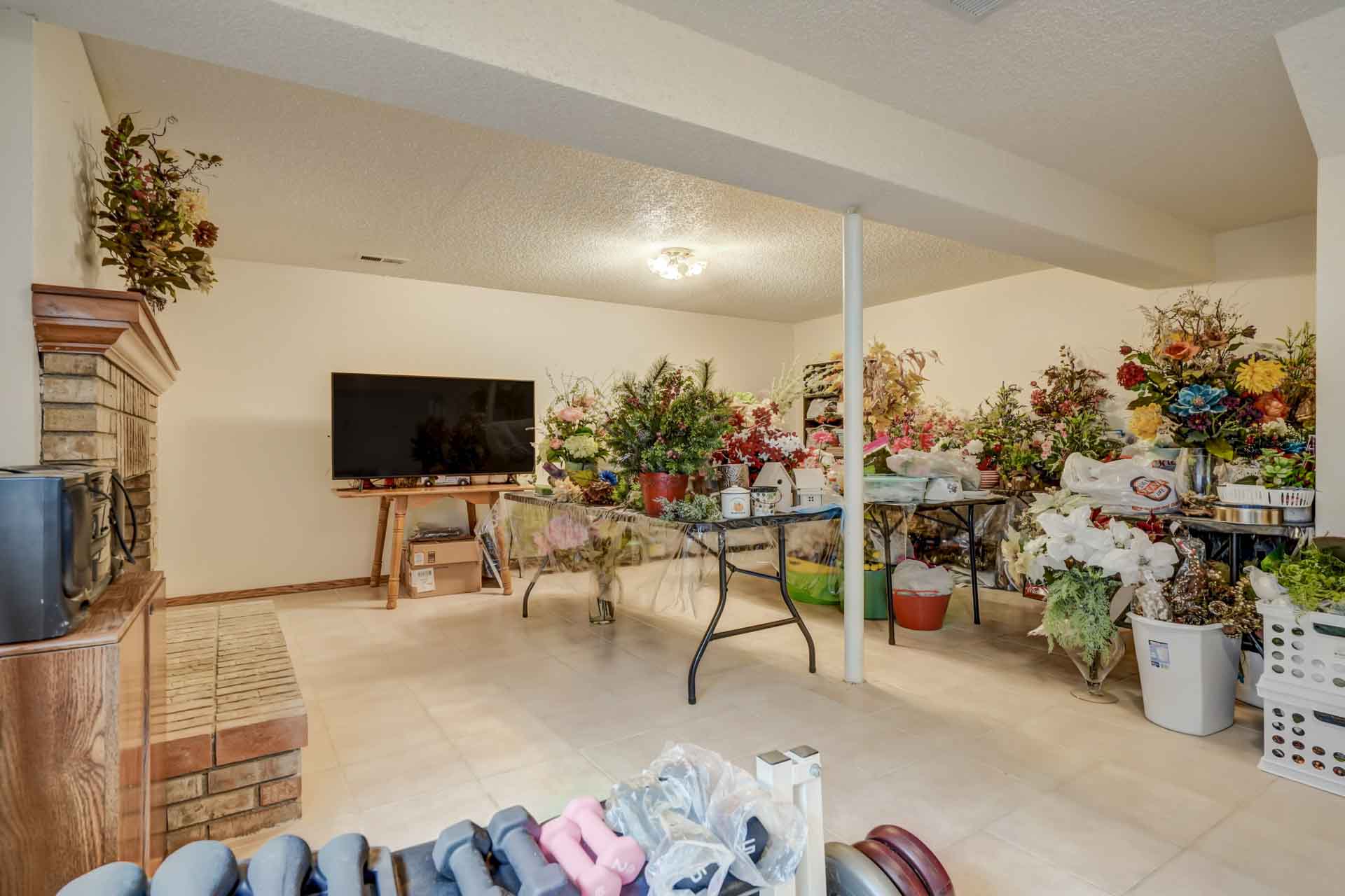 3645 Trailspur Pl presented by Ali Applegate – FēD