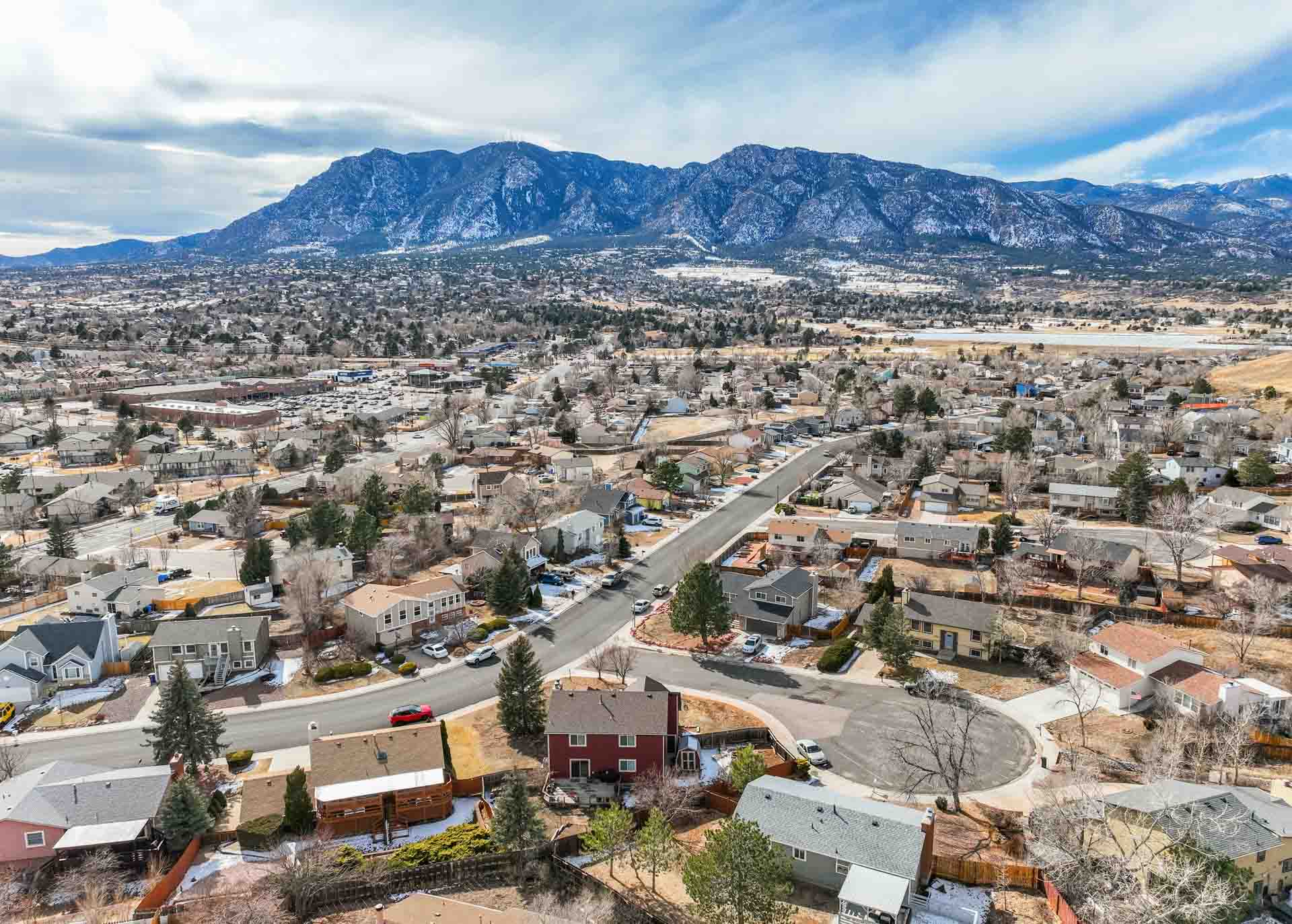 3645 Trailspur Pl presented by Ali Applegate – FēD