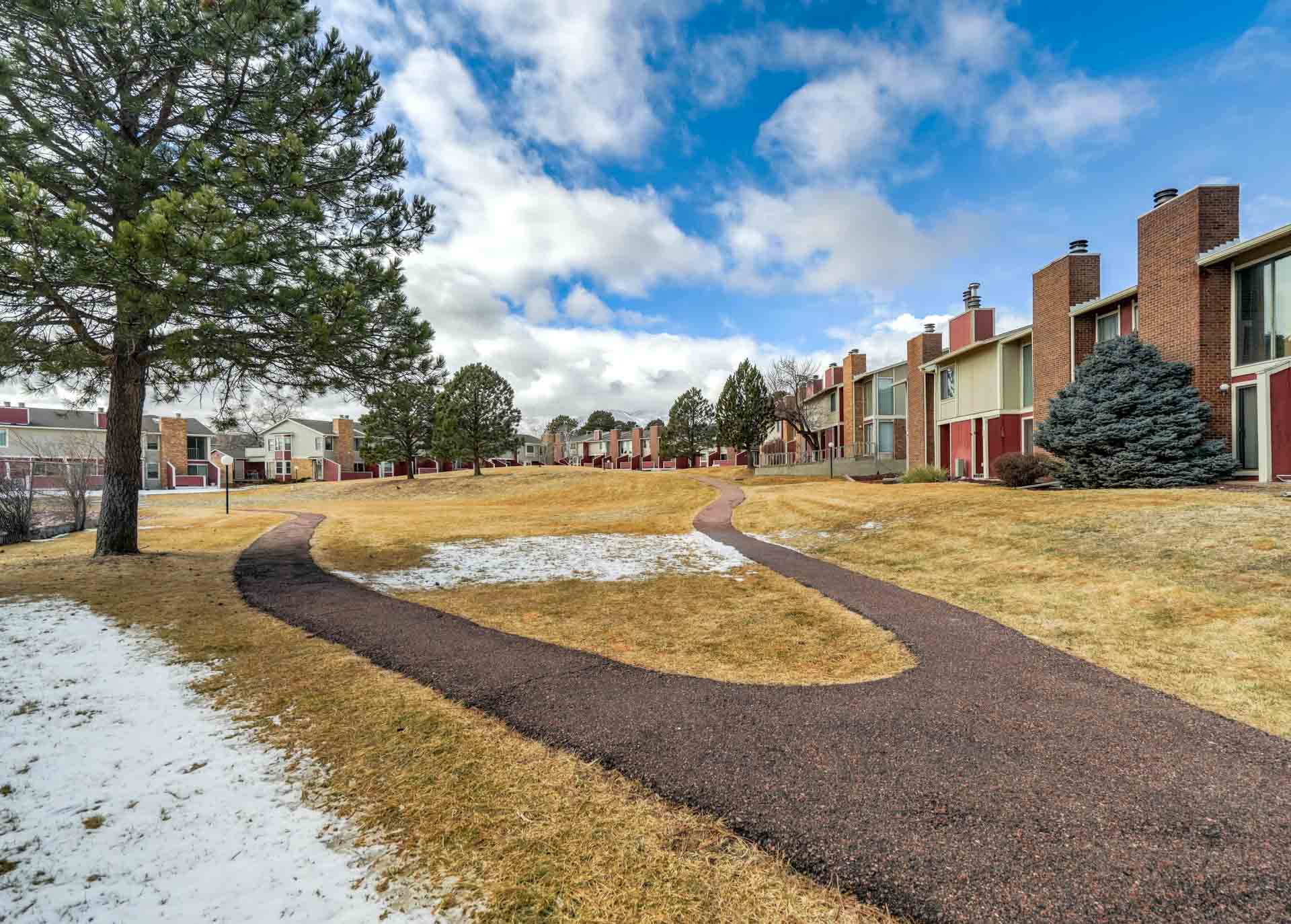 448 W Rockrimmon Blvd Unit E presented by Behr & Behr – FēD