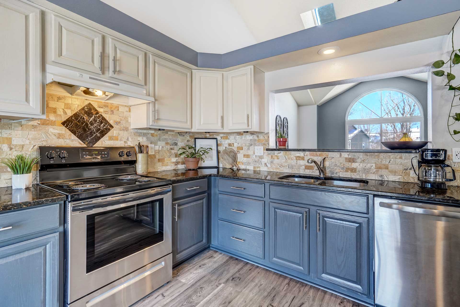 6440 Whirlwind Dr presented by Christine Drakos – FēD