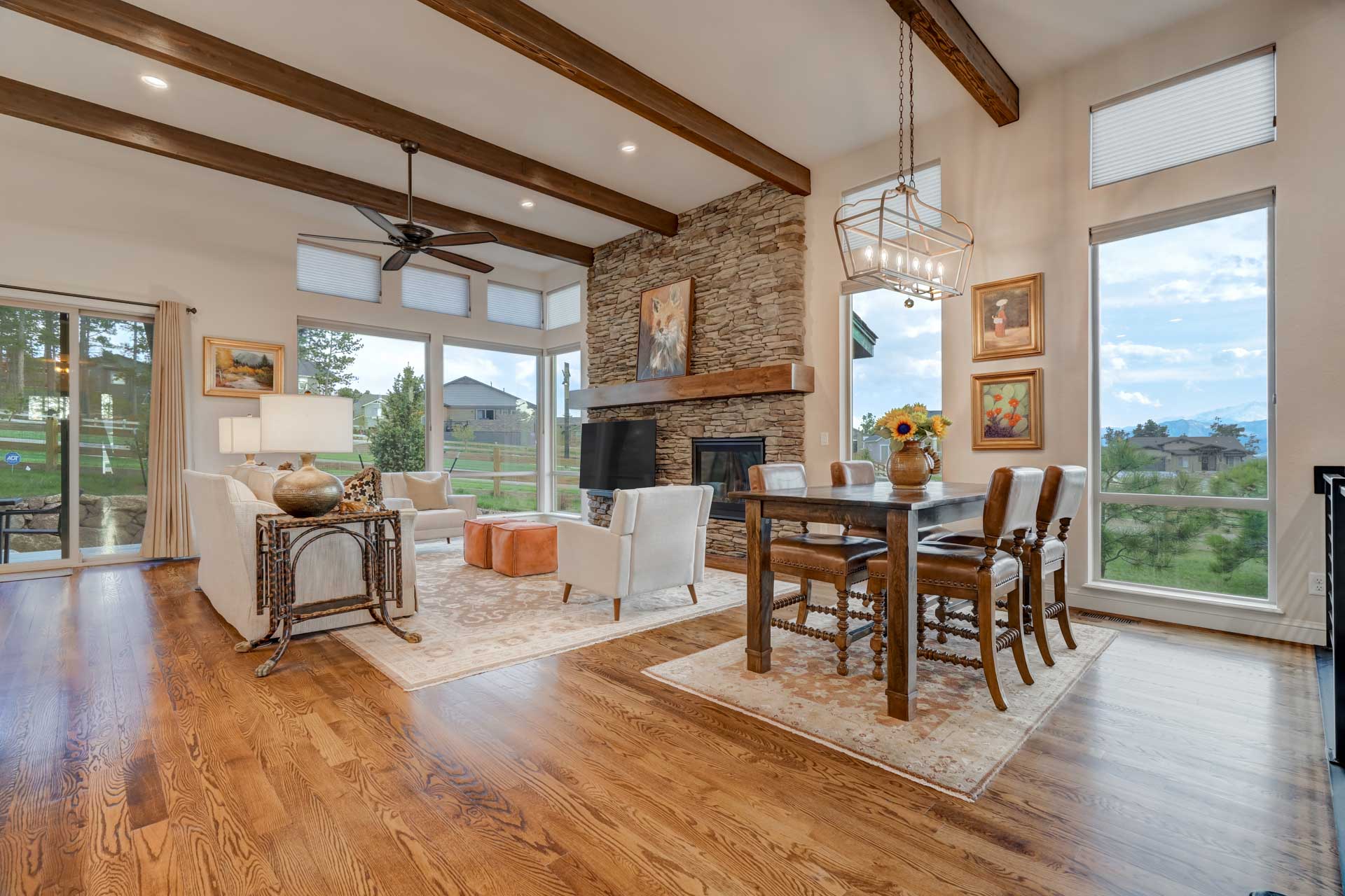 16321 Tree Top Ct presented by Holly Quinn – FēD
