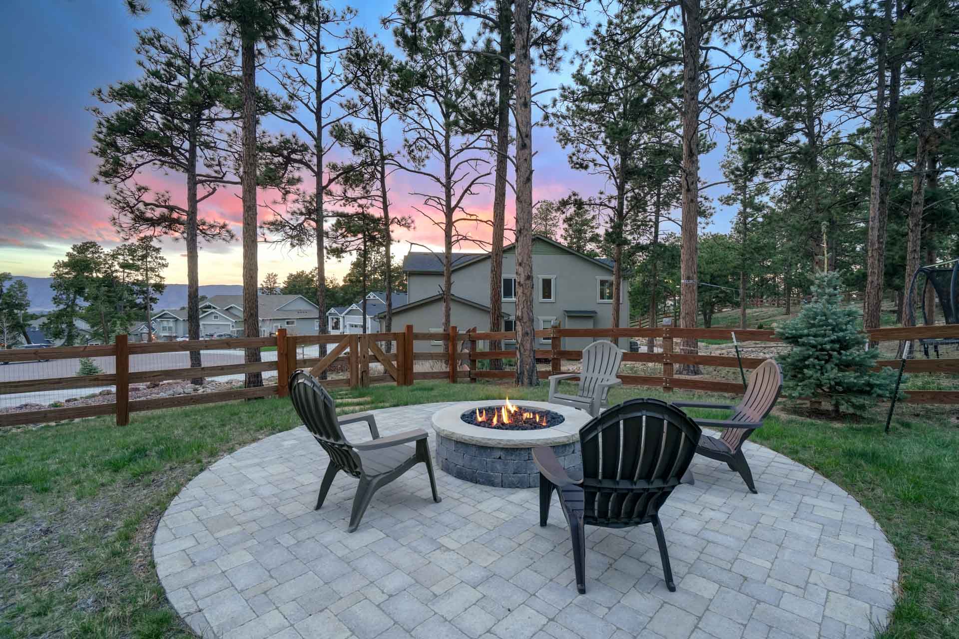 16321 Tree Top Ct presented by Holly Quinn – FēD