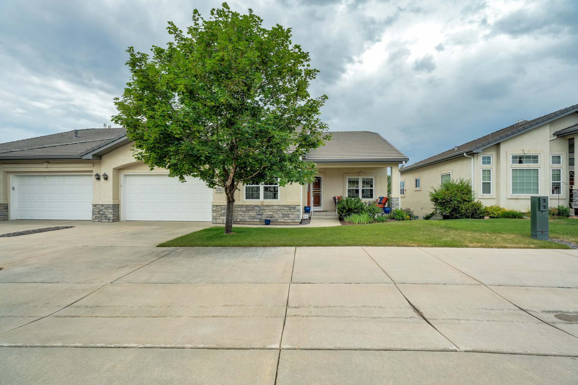14324 Eagle Villa Gr presented by Behr & Behr – FēD
