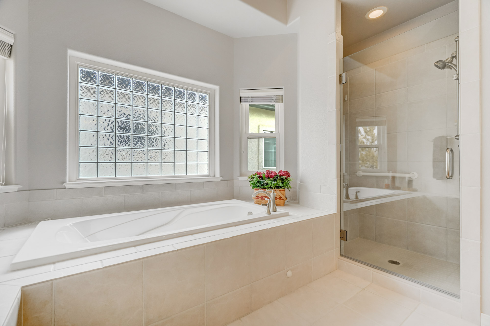 14324 Eagle Villa Gr presented by Behr & Behr – FēD
