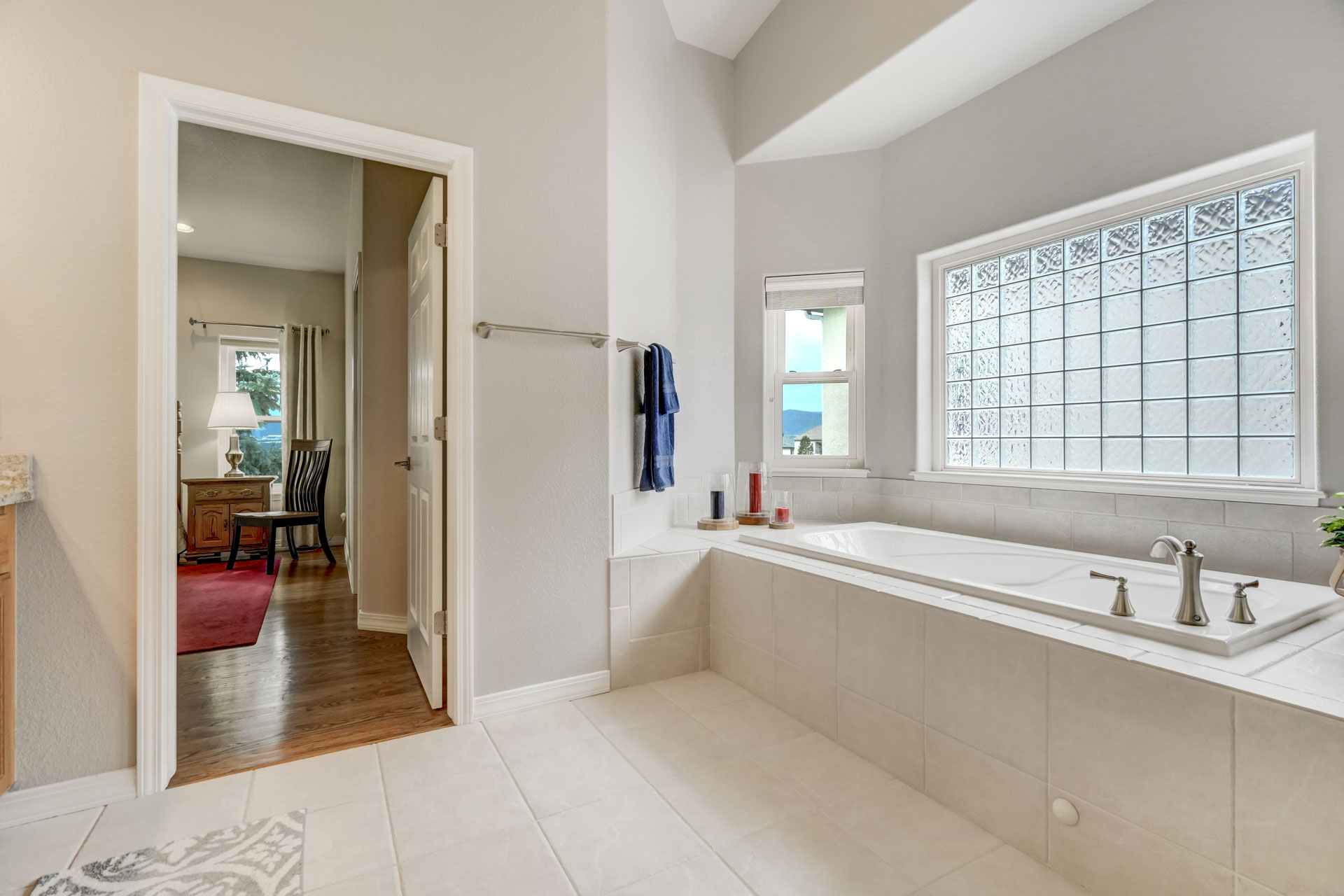 14324 Eagle Villa Gr presented by Behr & Behr – FēD