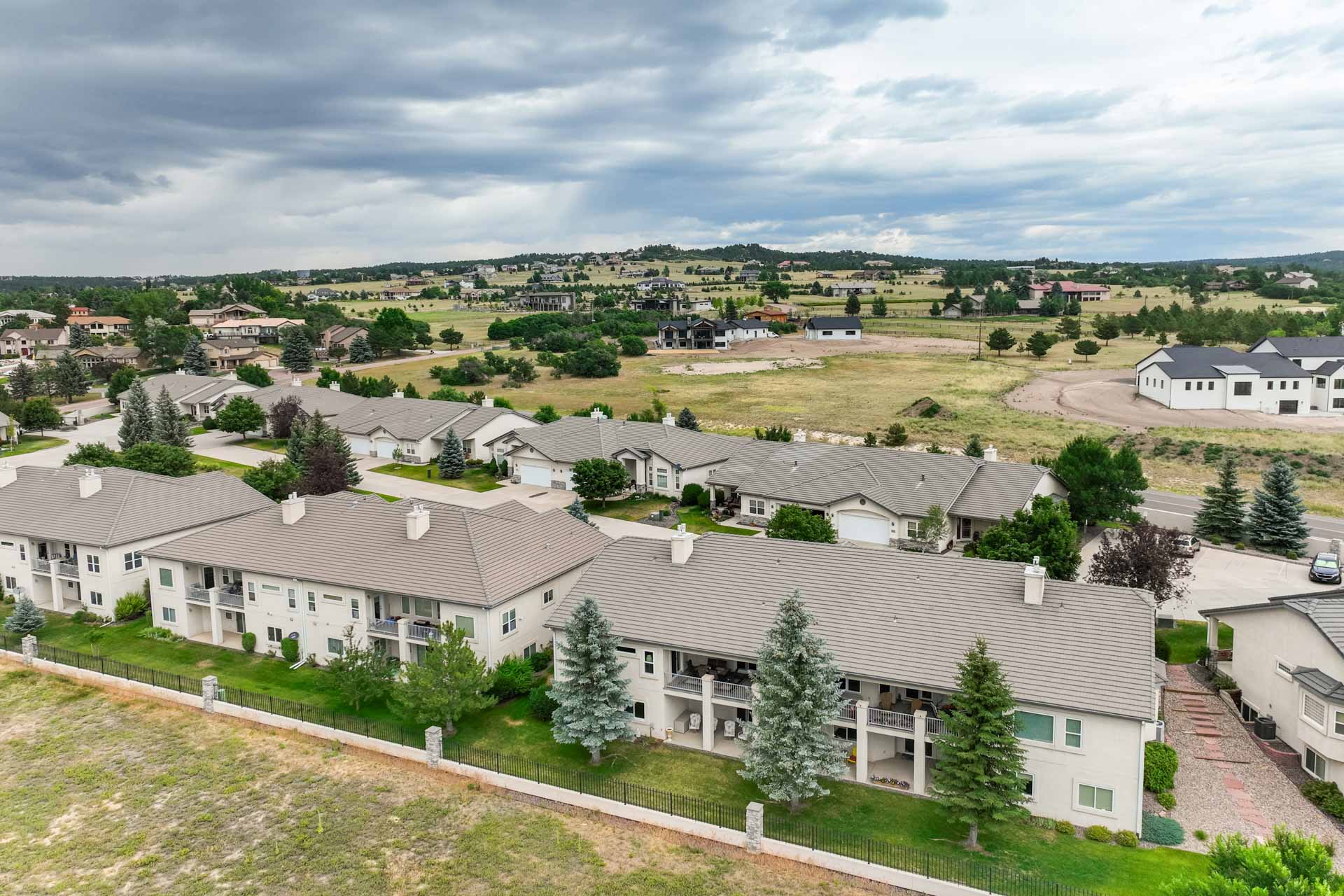 14324 Eagle Villa Gr presented by Behr & Behr – FēD
