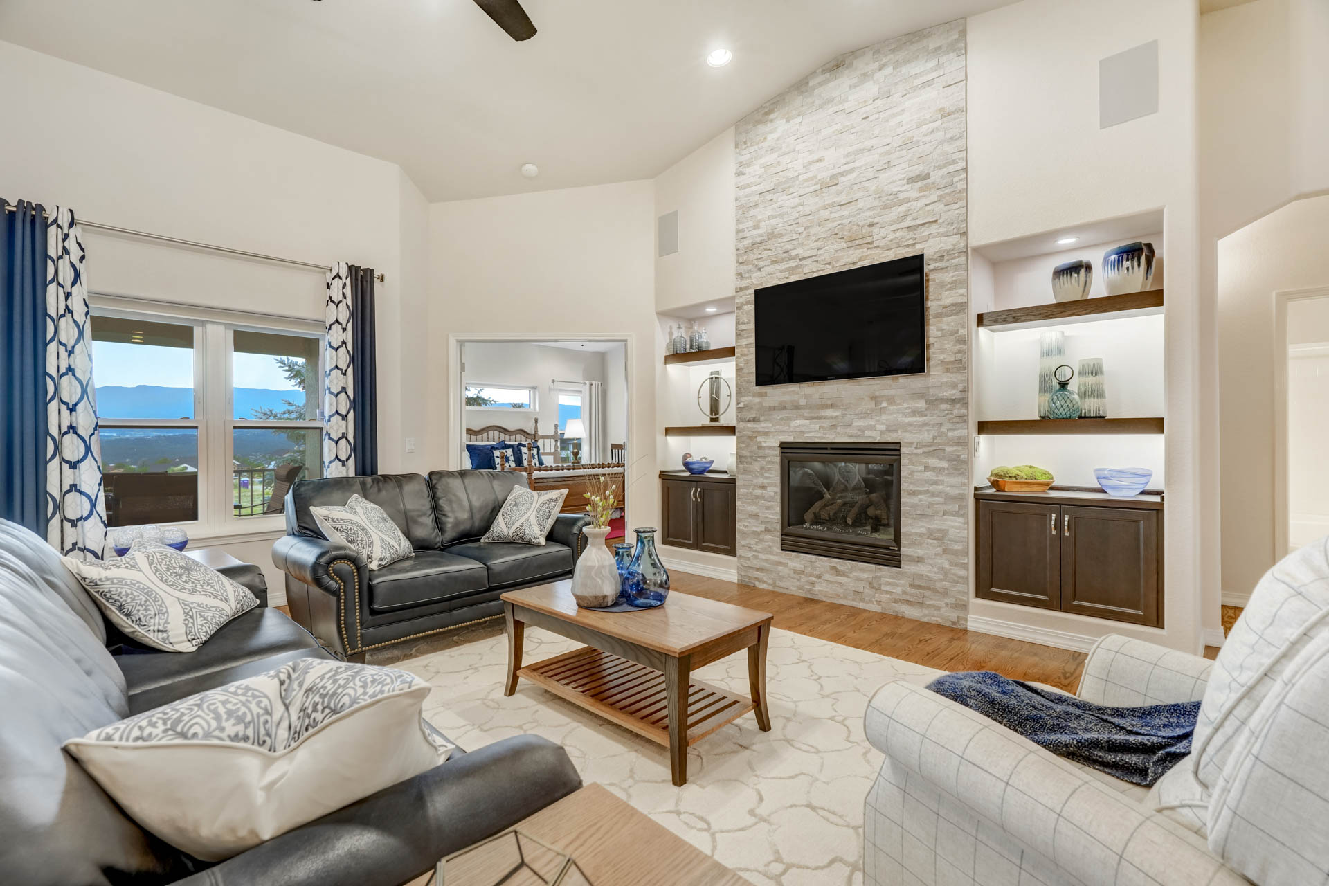 14324 Eagle Villa Gr presented by Behr & Behr – FēD