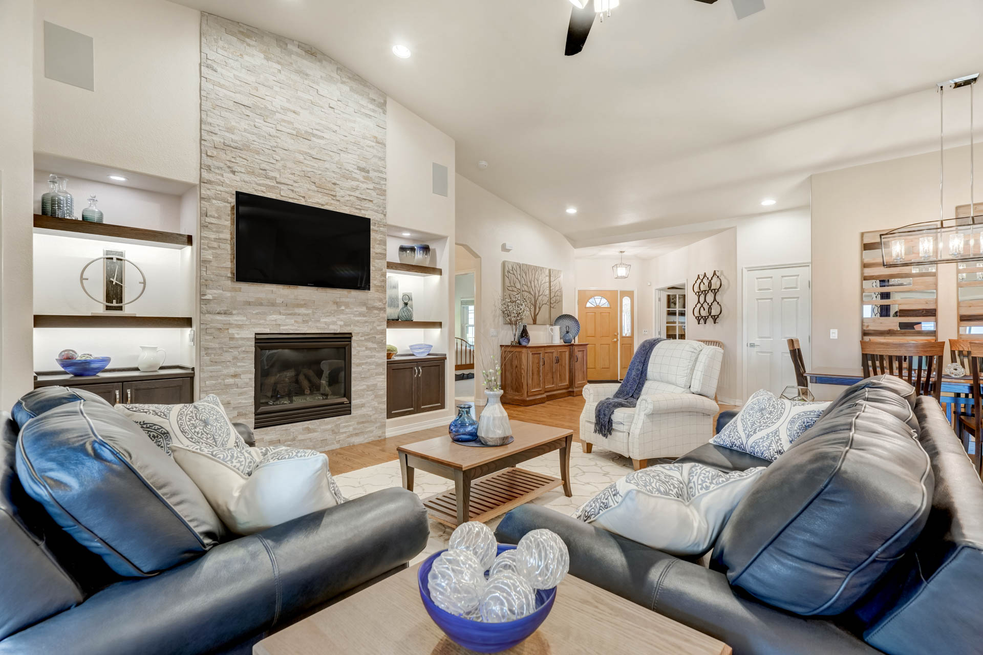 14324 Eagle Villa Gr presented by Behr & Behr – FēD