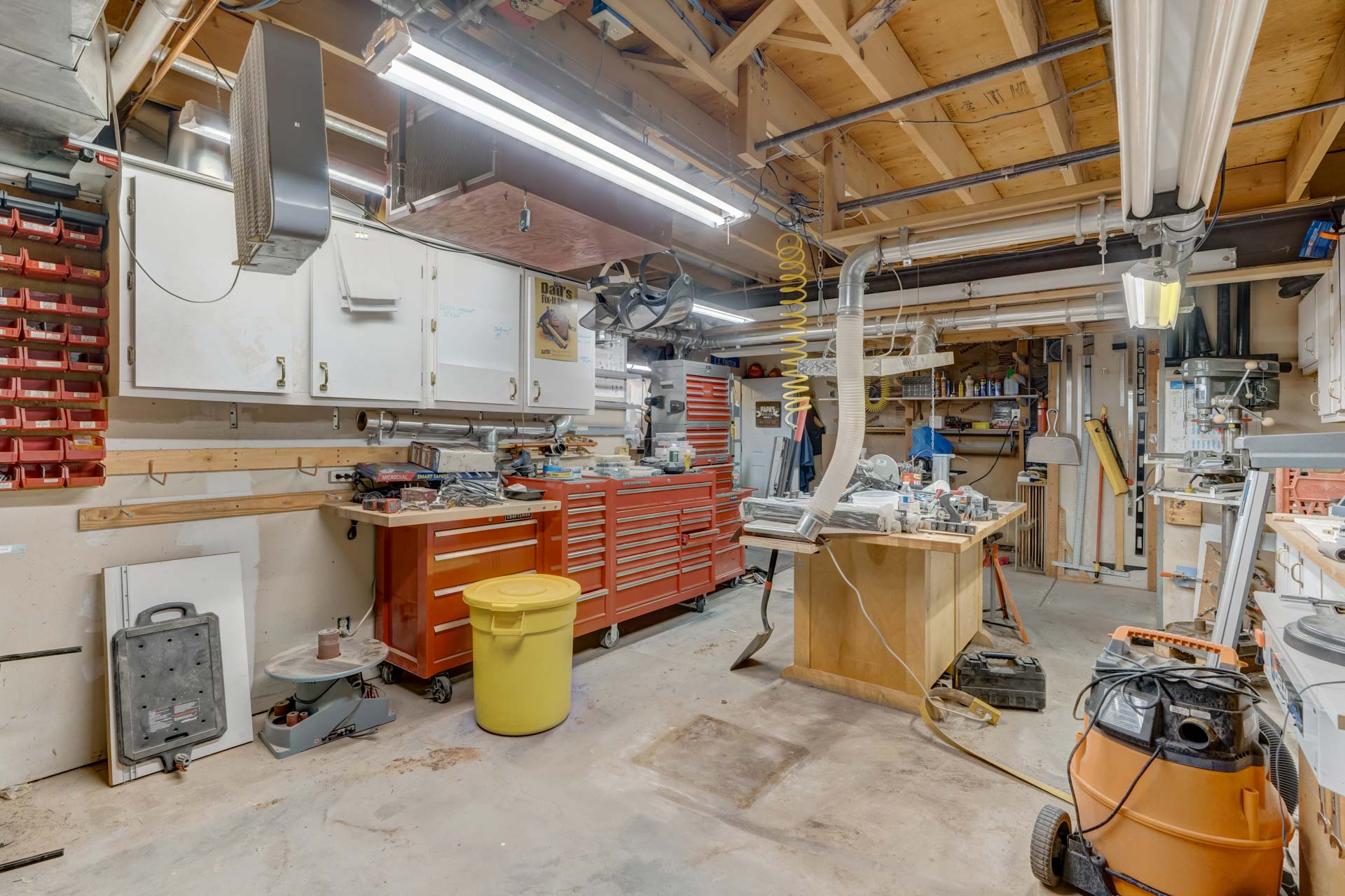 17140 Early Star Dr presented by Chris Cowles – FēD