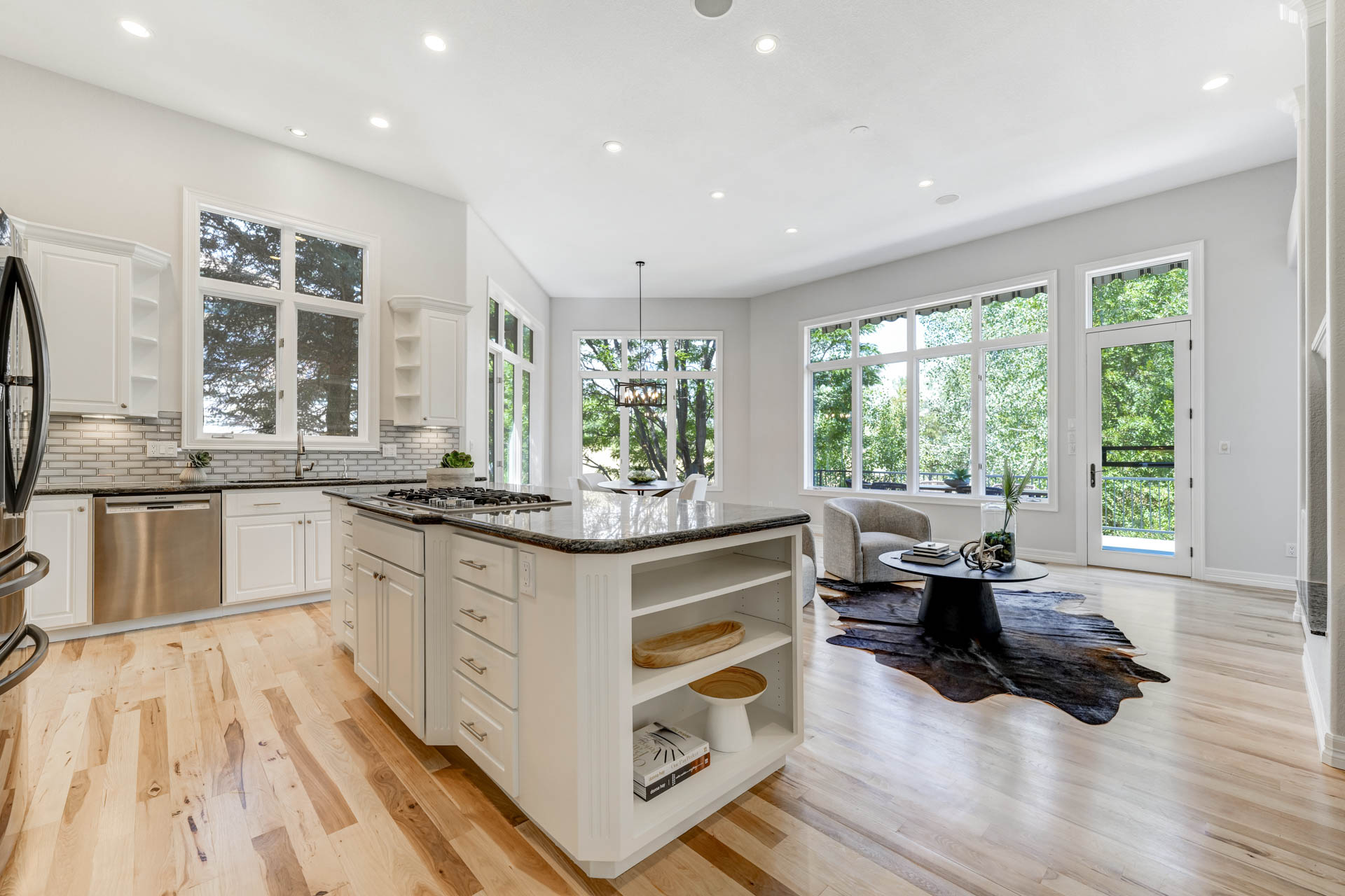 6043 S Bellaire Wy presented by Brian & Jamie Harris – FēD