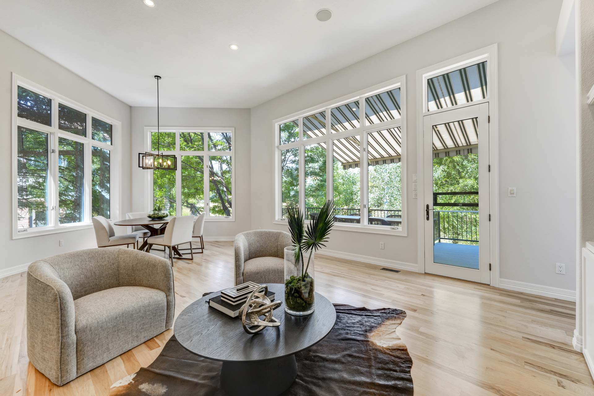 6043 S Bellaire Wy presented by Brian & Jamie Harris – FēD