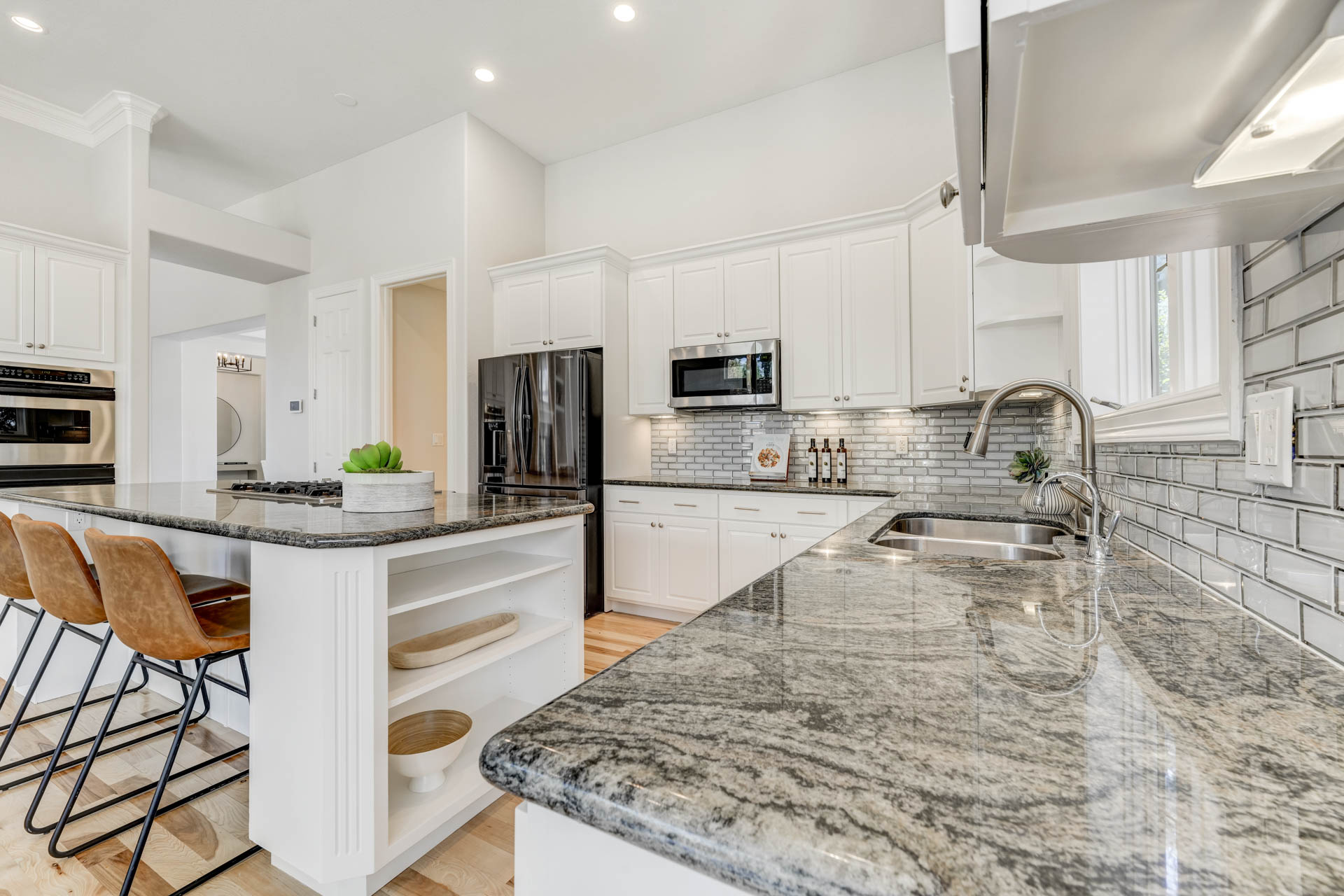 6043 S Bellaire Wy presented by Brian & Jamie Harris – FēD