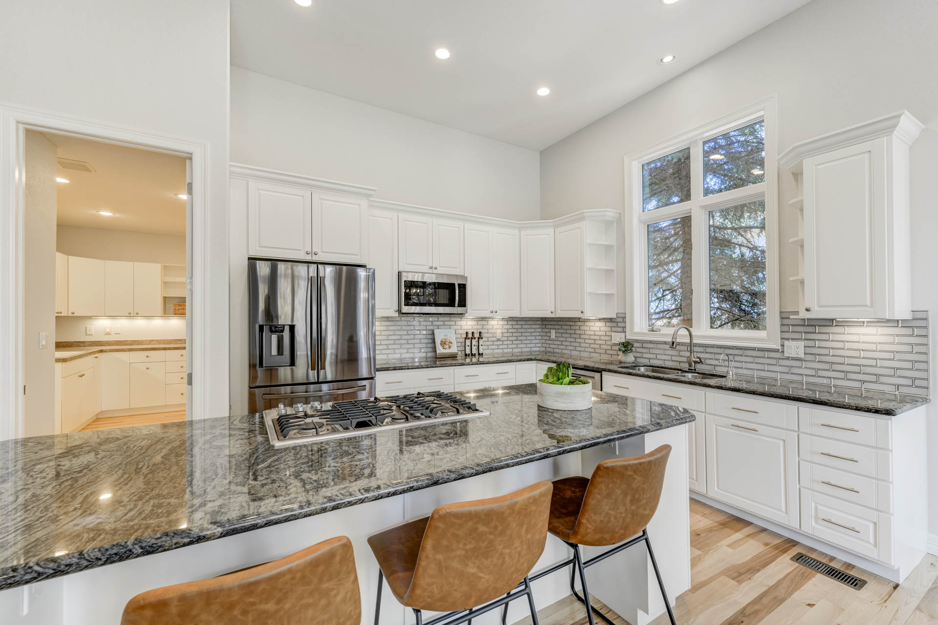 6043 S Bellaire Wy presented by Brian & Jamie Harris – FēD