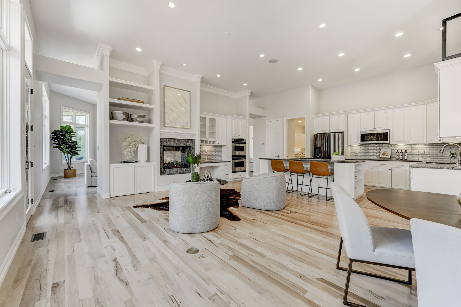 6043 S Bellaire Wy presented by Brian & Jamie Harris – FēD