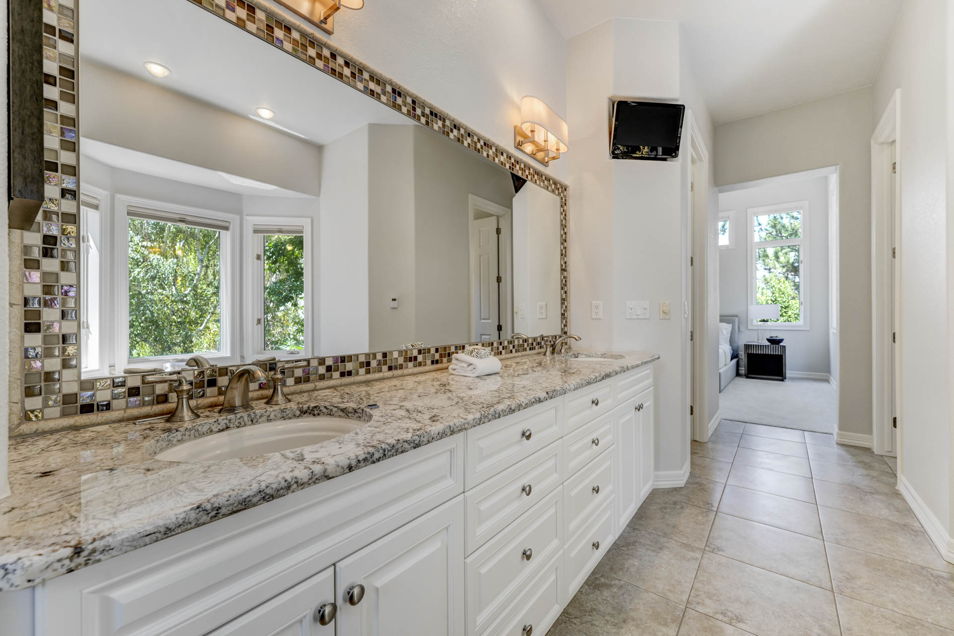 6043 S Bellaire Wy presented by Brian & Jamie Harris – FēD