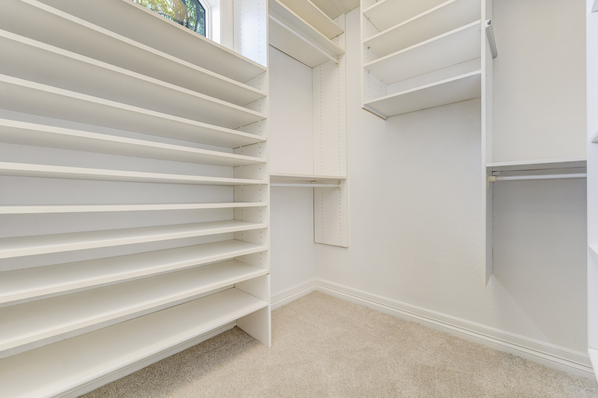 6043 S Bellaire Wy presented by Brian & Jamie Harris – FēD