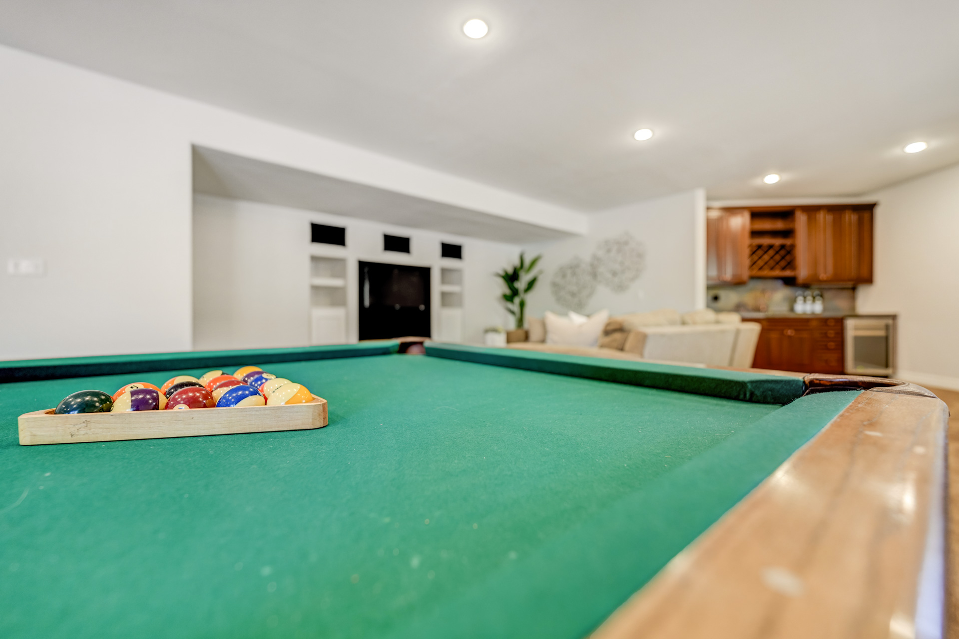 6043 S Bellaire Wy presented by Brian & Jamie Harris – FēD