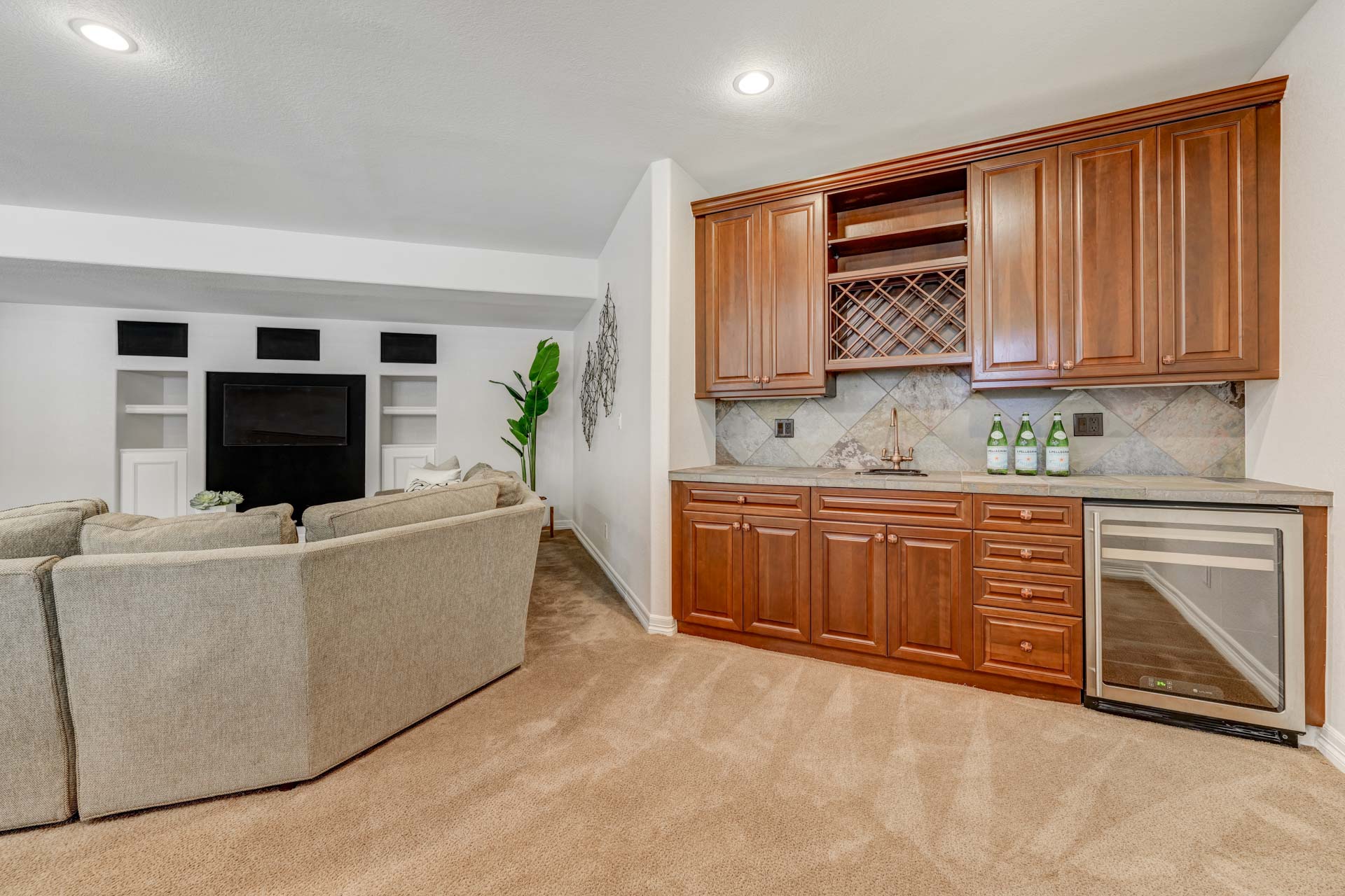 6043 S Bellaire Wy presented by Brian & Jamie Harris – FēD