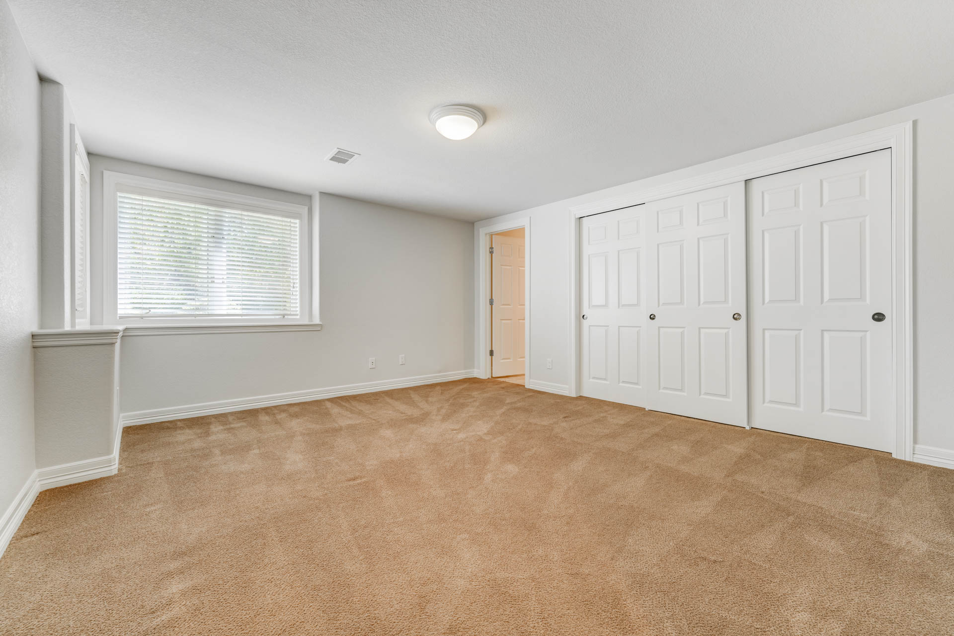 6043 S Bellaire Wy presented by Brian & Jamie Harris – FēD