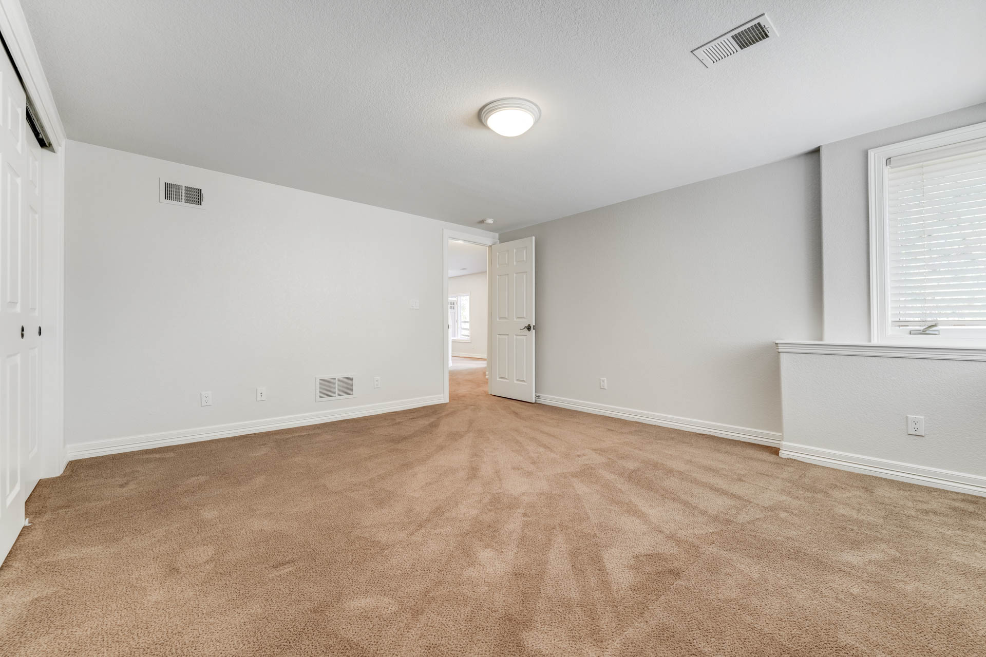 6043 S Bellaire Wy presented by Brian & Jamie Harris – FēD