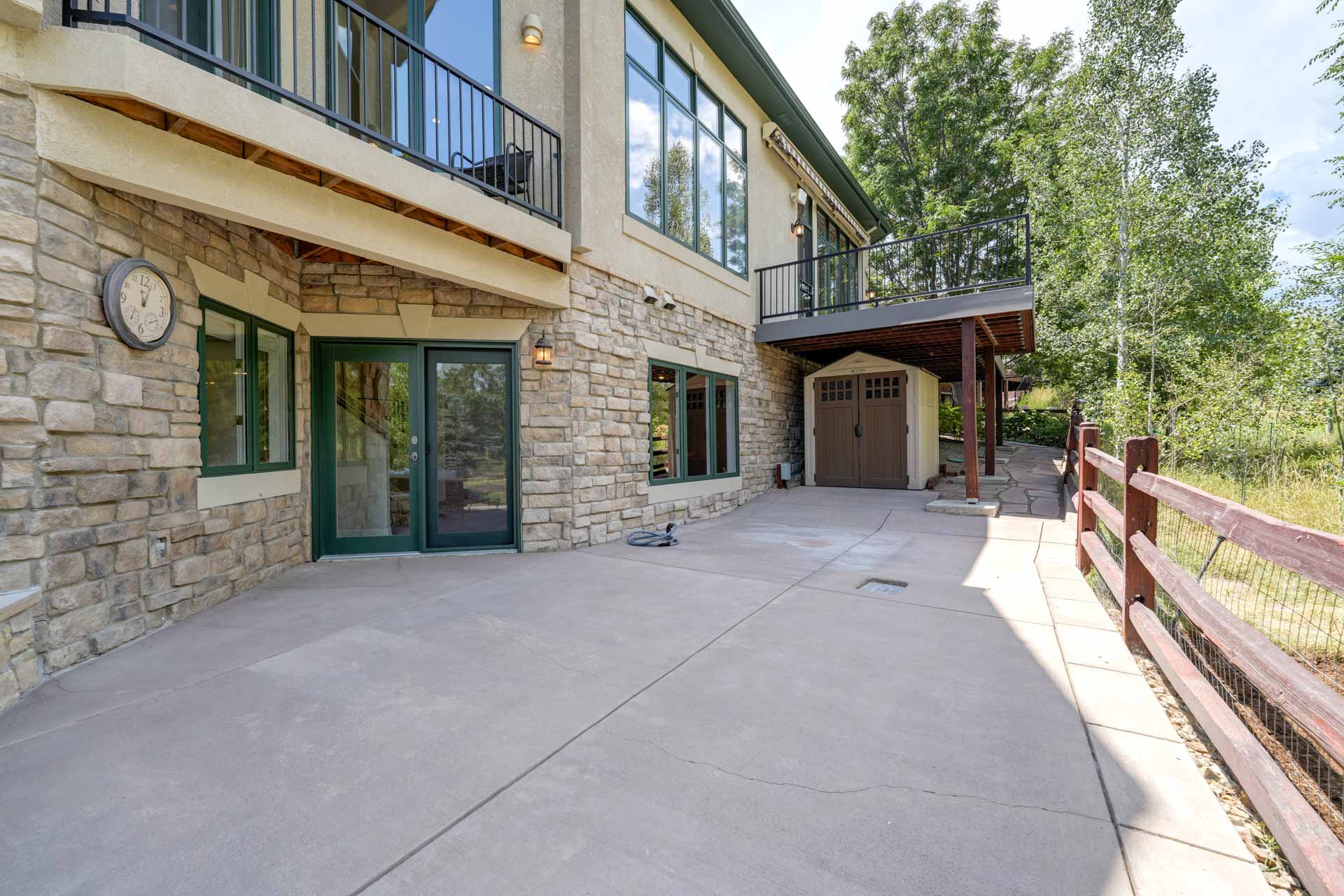 6043 S Bellaire Wy presented by Brian & Jamie Harris – FēD