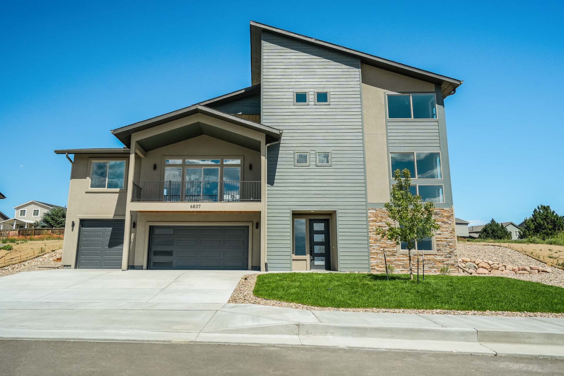 6837 Adamo Ct presented by Matt Tolooee – FēD