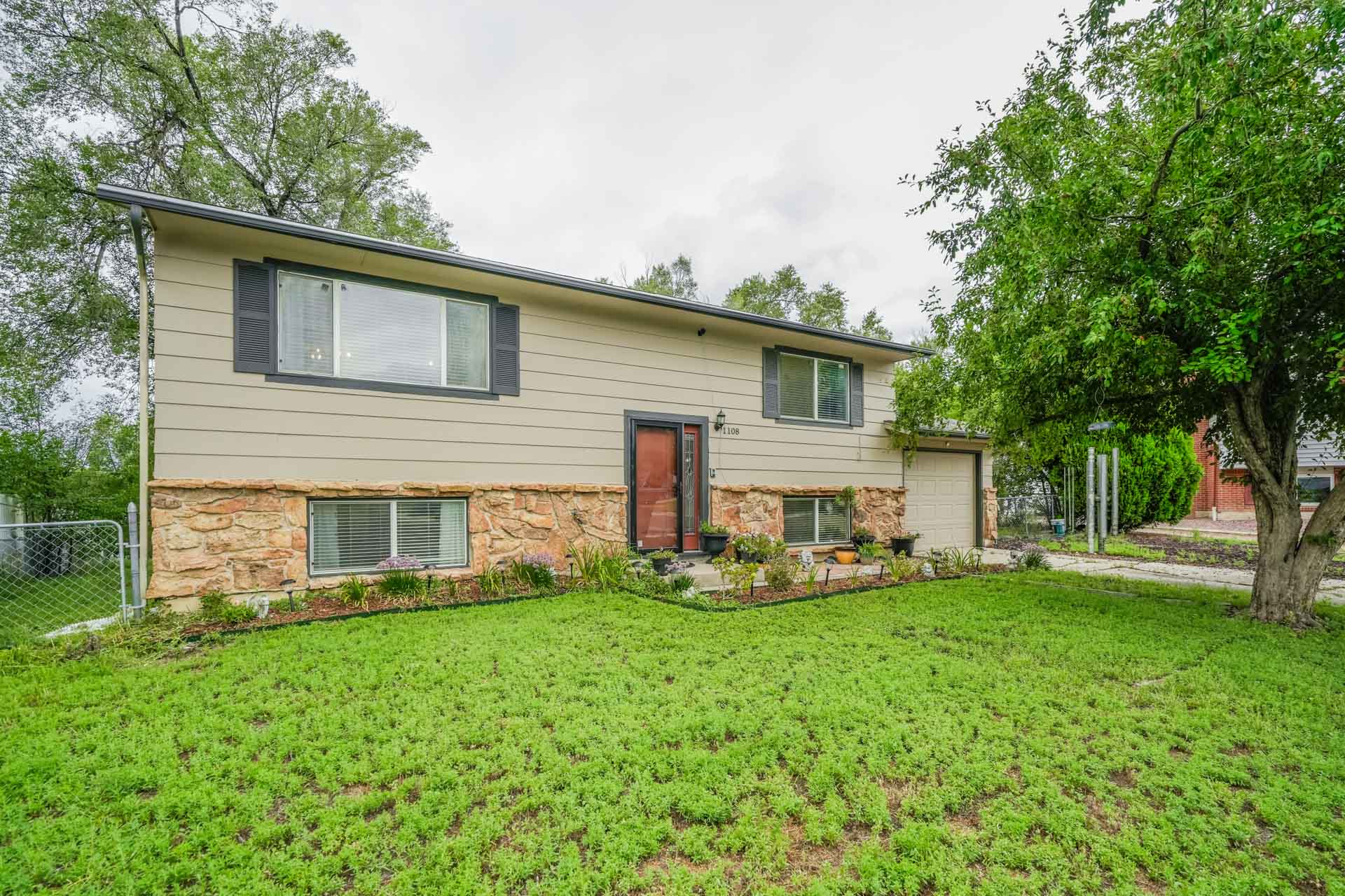 1108 Yosemite Dr – FēD