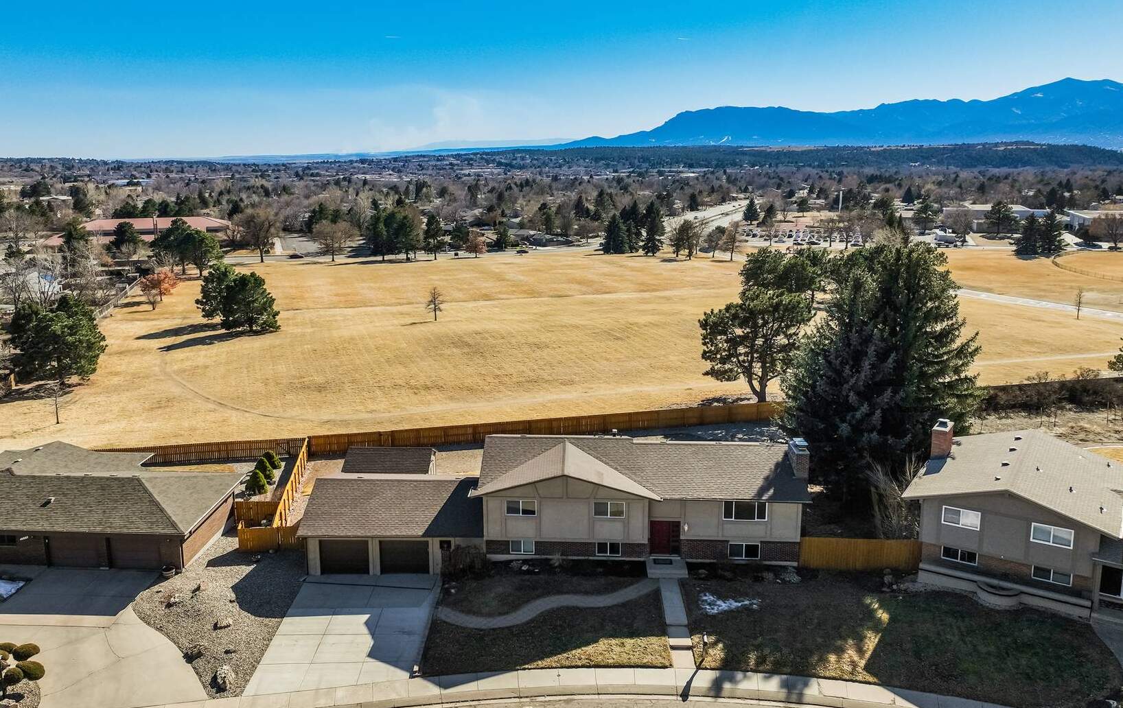 5210 Borrego Dr presented by Amber Wolcott – FēD