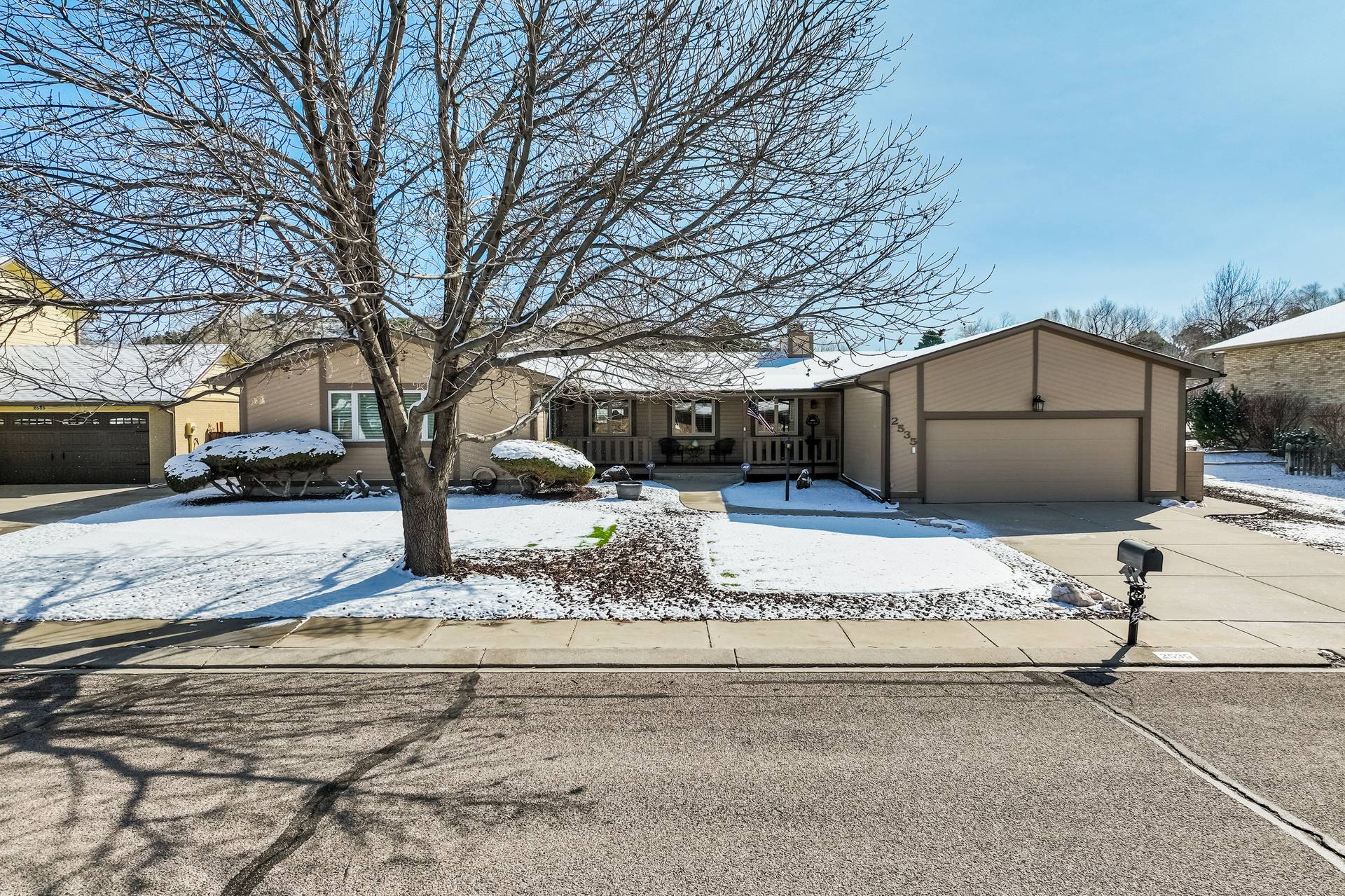 2535 Fairway Dr presented by Lynn Rivera – FēD