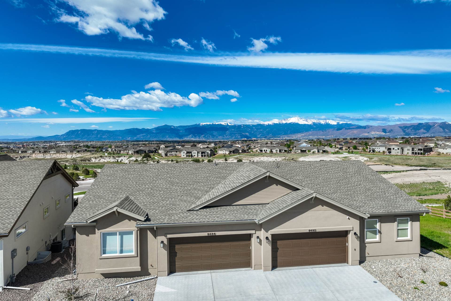 9484 Simper Hts presented by Laura Kaan – FēD