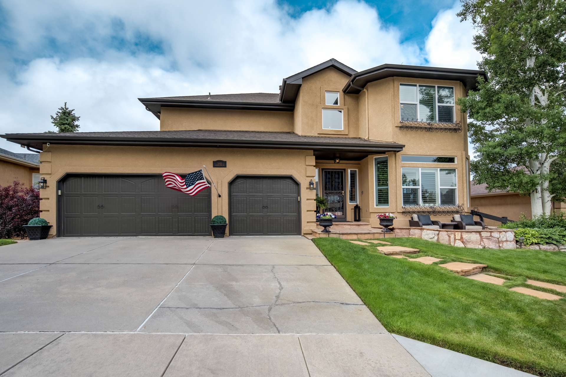 1445 Almagre Peak Dr presented by Jenn Eisenhart – FēD