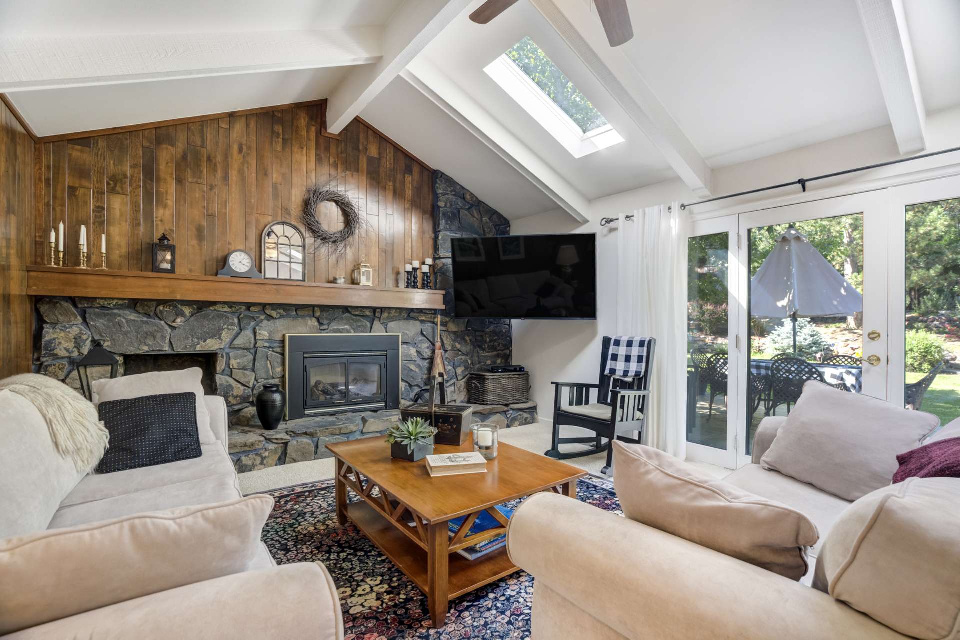 4977 E Lake Ave presented by Daniel Locke – FēD