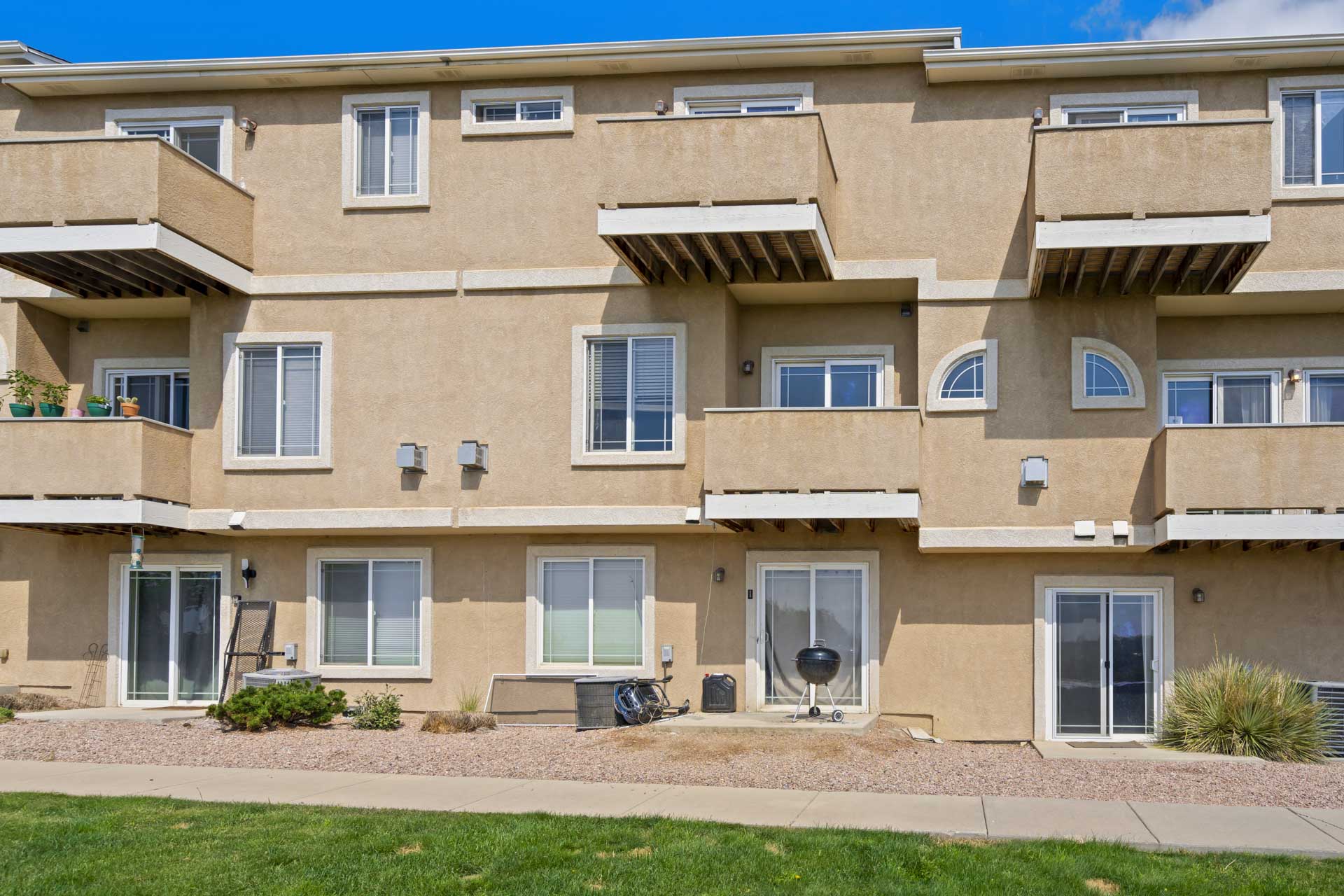 1447 Madison Ridge Heights Unit E – FēD