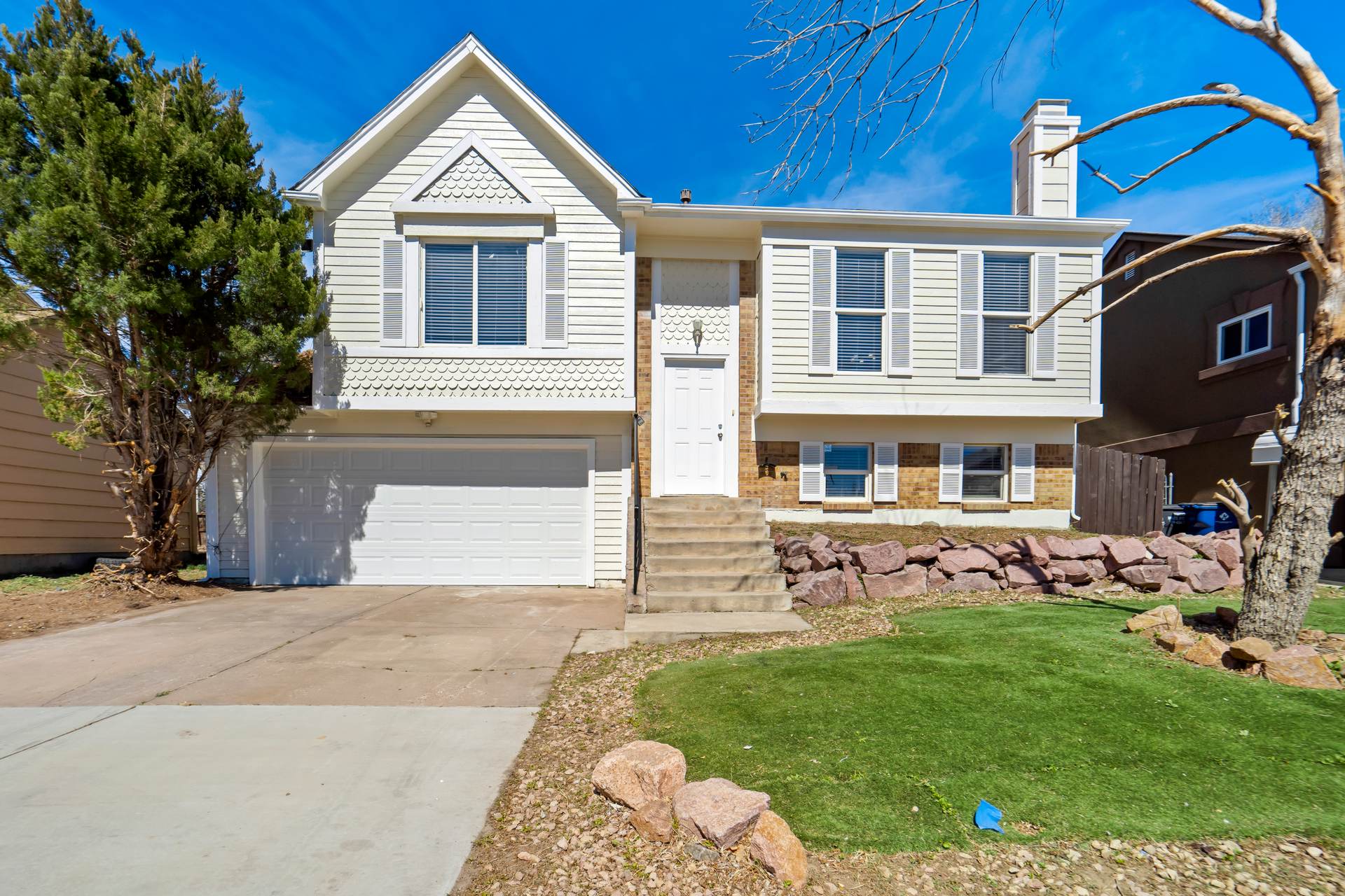 2410 Clarendon Dr – FēD